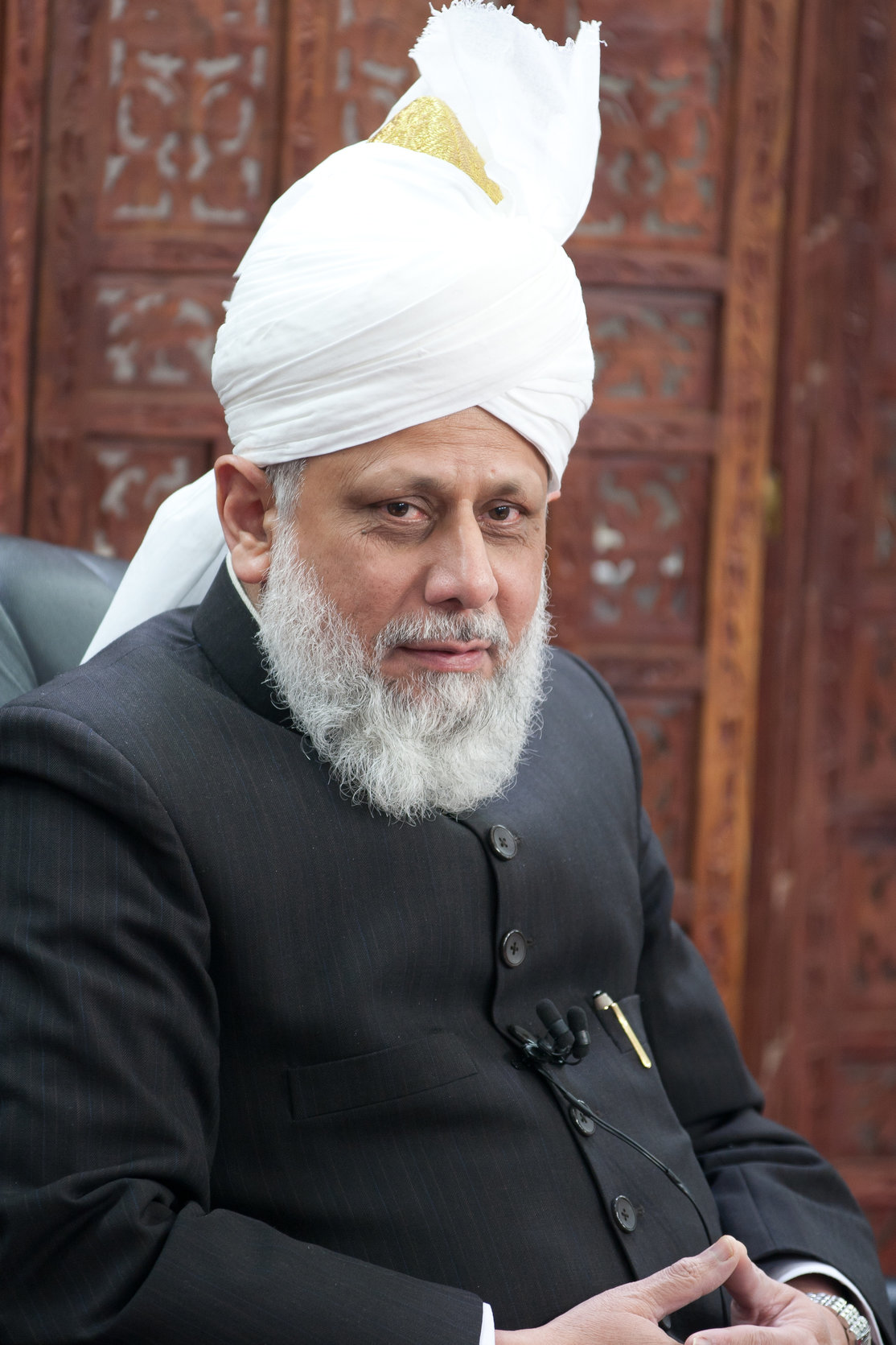 Hazrat Mirza Masroor Ahmad – An Exemplary Husband